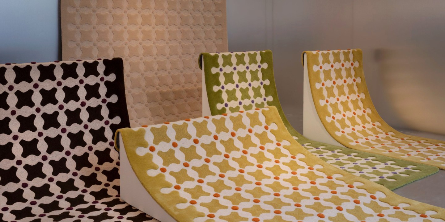 INDIA MAHDAVI – L’art du design coloré entre mobilier, scénographie et ...
